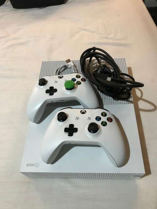Games - XBOX ONE S * 1 TB *4K BLU-RAY*HDMI ,USB AND POWER CABLES * 2 ...